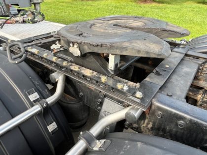 1987 Peterbilt 349 Daycab - Higgs Welding